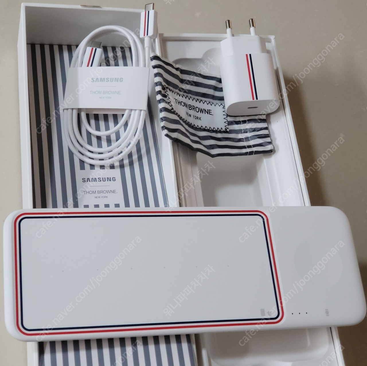삼성 갤럭시 톰브라운 에디션 무선 충전 트리오 새상품 케이스거치대보호필름 중고나라
